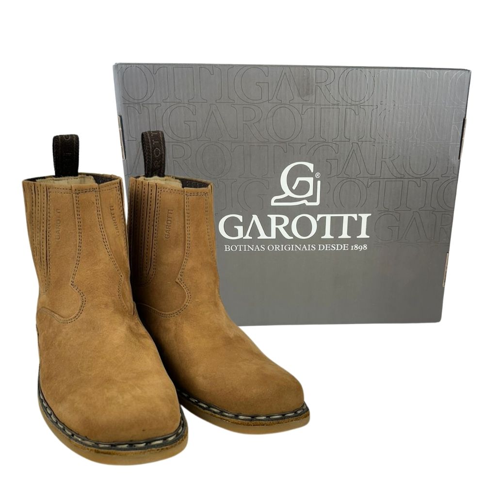 Botina Masculina Garotti Vira Francesa Bico Quadrado Nobuck Taupe Sola ...
